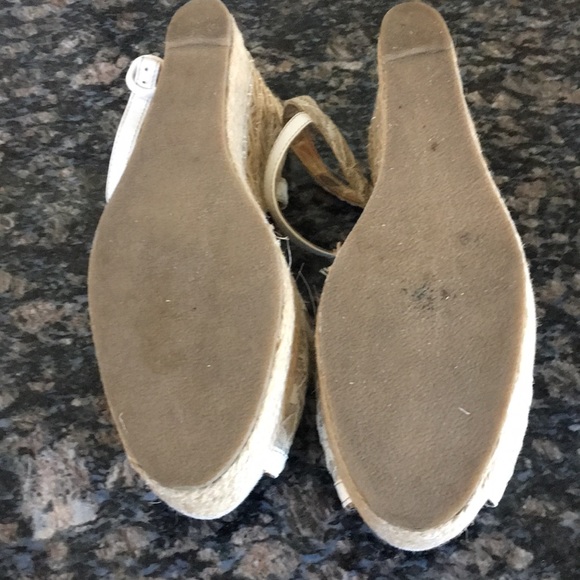 kenzie | Shoes | Kenzie Wedge Sandals Size 95 | Poshmark